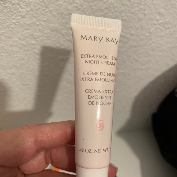 Mary Kay | Skincare | Mary Kay Extra Emollient Night Cream In Soft Pink ...